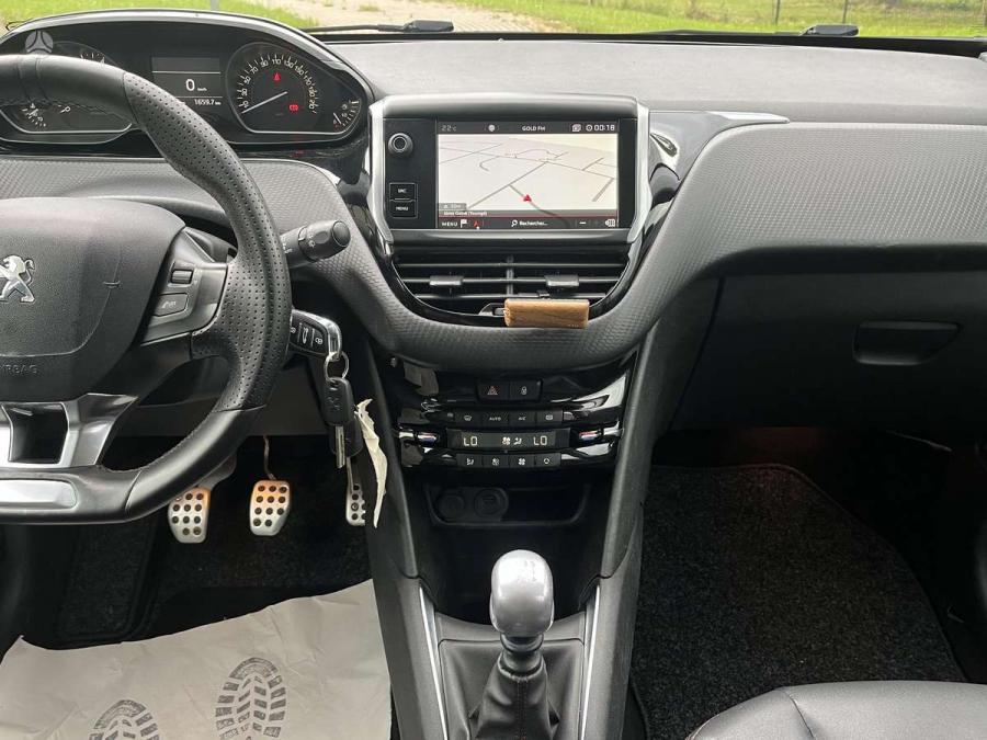 Sarkans Peugeot 208 2018 Tauragė, ar dzinēja tilpumu 1.20 L un nobraukumu 158 tūkst. km par 4550 €, foto 12 vietnē AUTOMOTO.COM.LV