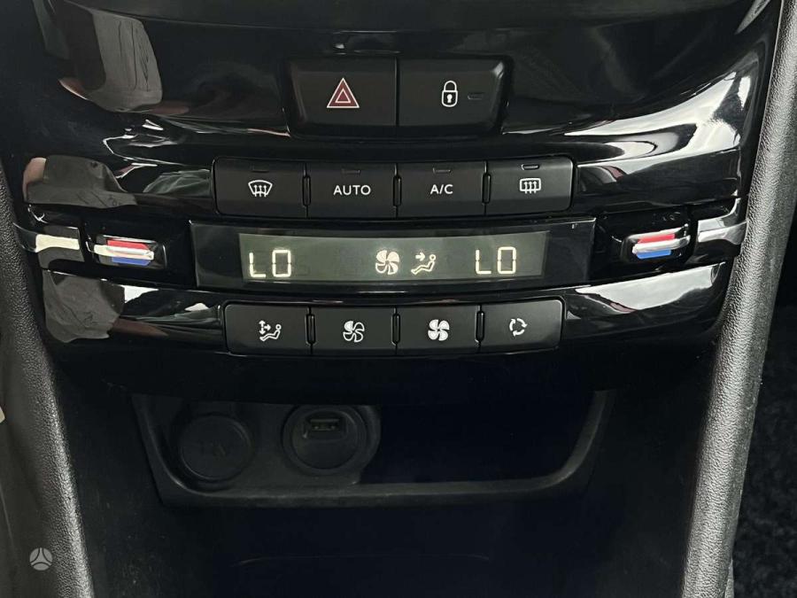 Sarkans Peugeot 208 2018 Tauragė, ar dzinēja tilpumu 1.20 L un nobraukumu 158 tūkst. km par 4550 €, foto 26 vietnē AUTOMOTO.COM.LV