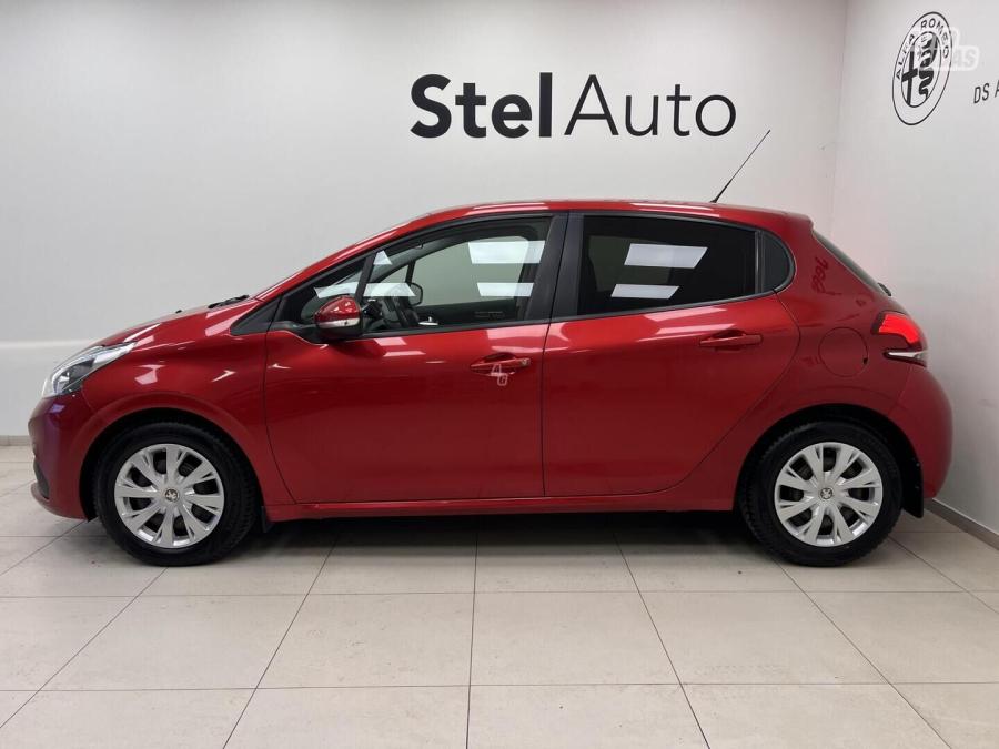Red Peugeot 208 2019 in Vilnius, with an engine capacity of 1.50 L and mileage of 116 thousand km for 7000 €, photo 3 on AUTOMOTO.COM.LV