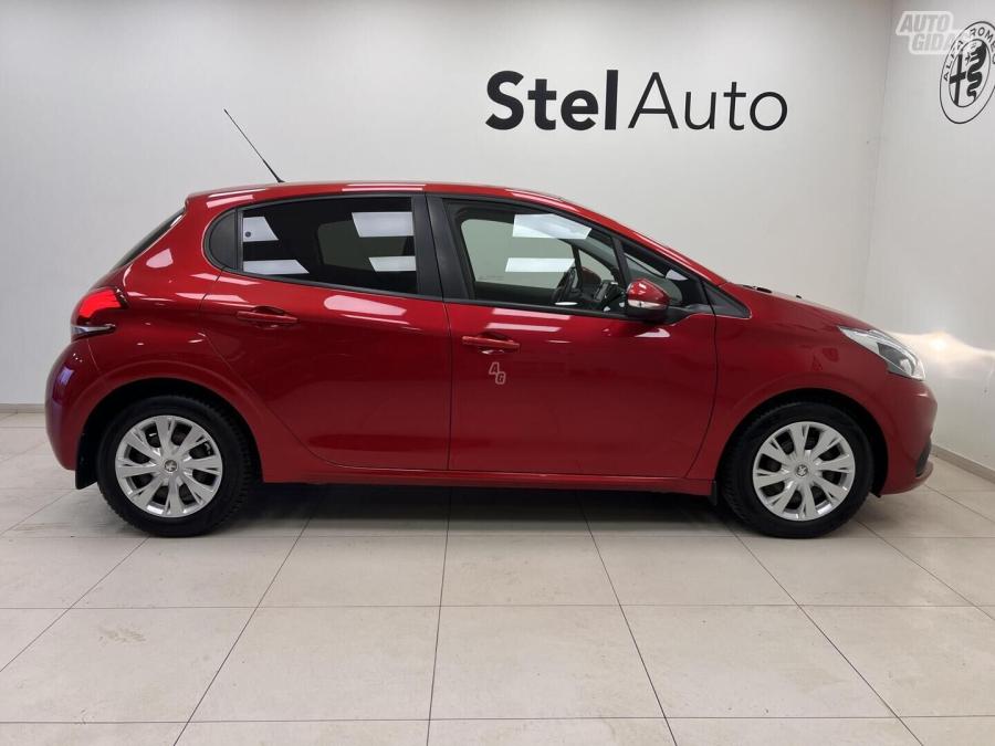 Red Peugeot 208 2019 in Vilnius, with an engine capacity of 1.50 L and mileage of 116 thousand km for 7000 €, photo 7 on AUTOMOTO.COM.LV