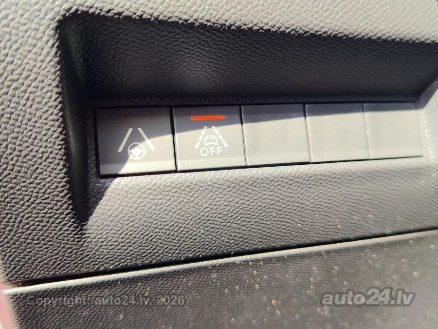 Sarkans Peugeot 208 2021 Tallina, ar dzinēja tilpumu 1.20 L un nobraukumu 62 tūkst. km par 13995 €, foto 21 vietnē AUTOMOTO.COM.LV