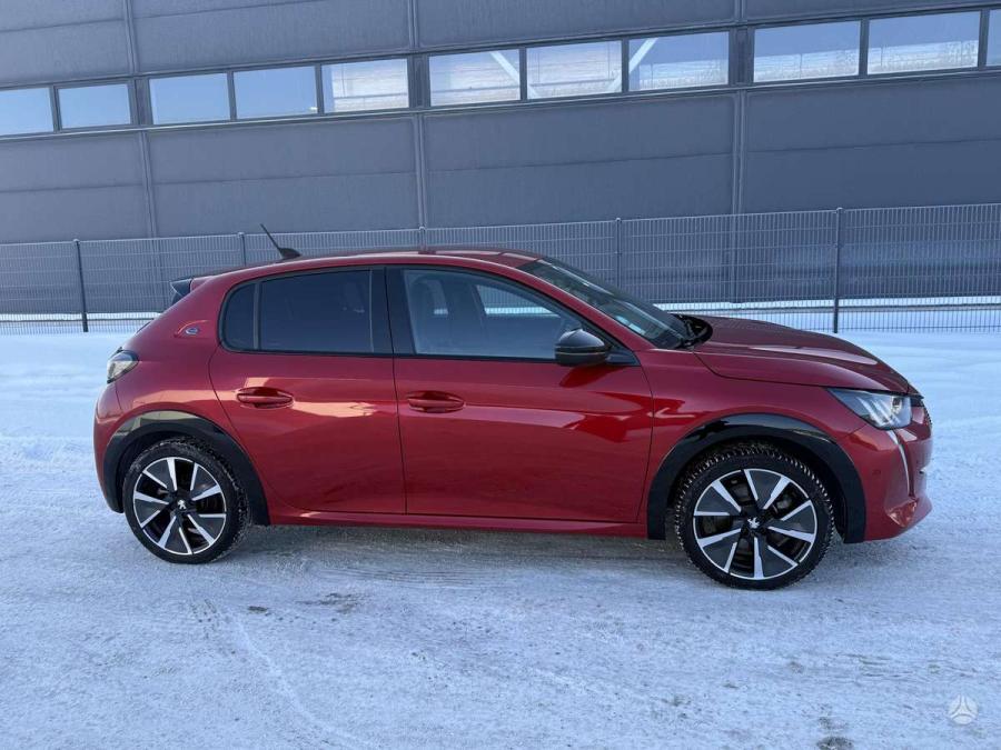 Red Peugeot 208 2022 in Kaunas, with an engine capacity of 0.00 L and mileage of 38 thousand km for 14300 €, photo 6 on AUTOMOTO.COM.LV