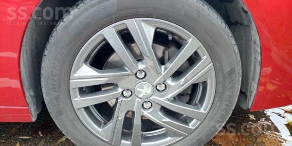 Peugeot 208 2022 Rīga vietnē Sarkans Peugeot 208 2022 Rīga, ar dzinēja tilpumu 1.20 L un nobraukumu 42 tūkst. km par 11200 €, foto 8 vietnē AUTOMOTO.COM.LV