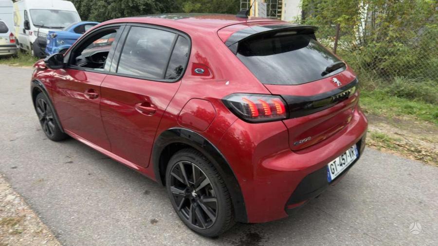 Sarkans Peugeot 208 2023 Kauņa, ar dzinēja tilpumu 0.00 L un nobraukumu 30 tūkst. km par 9600 €, foto 6 vietnē AUTOMOTO.COM.LV