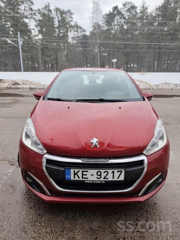 Red Peugeot 208 2015 in Jurmala, with an engine capacity of 1.20 L and mileage of 272 thousand km for 2700 €, photo 1 on AUTOMOTO.COM.LV