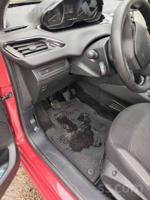 Red Peugeot 208 2015 in Jurmala, with an engine capacity of 1.20 L and mileage of 272 thousand km for 2700 €, photo 5 on AUTOMOTO.COM.LV