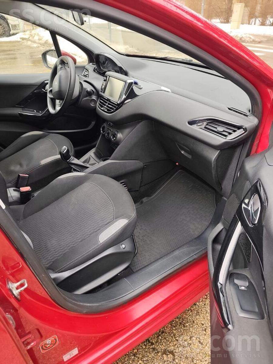 Red Peugeot 208 2015 in Jurmala, with an engine capacity of 1.20 L and mileage of 272 thousand km for 2700 €, photo 11 on AUTOMOTO.COM.LV