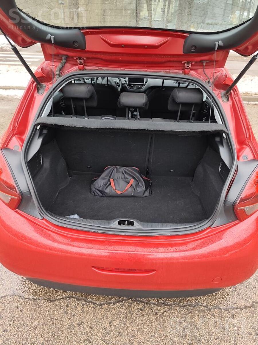 Red Peugeot 208 2015 in Jurmala, with an engine capacity of 1.20 L and mileage of 272 thousand km for 2700 €, photo 13 on AUTOMOTO.COM.LV