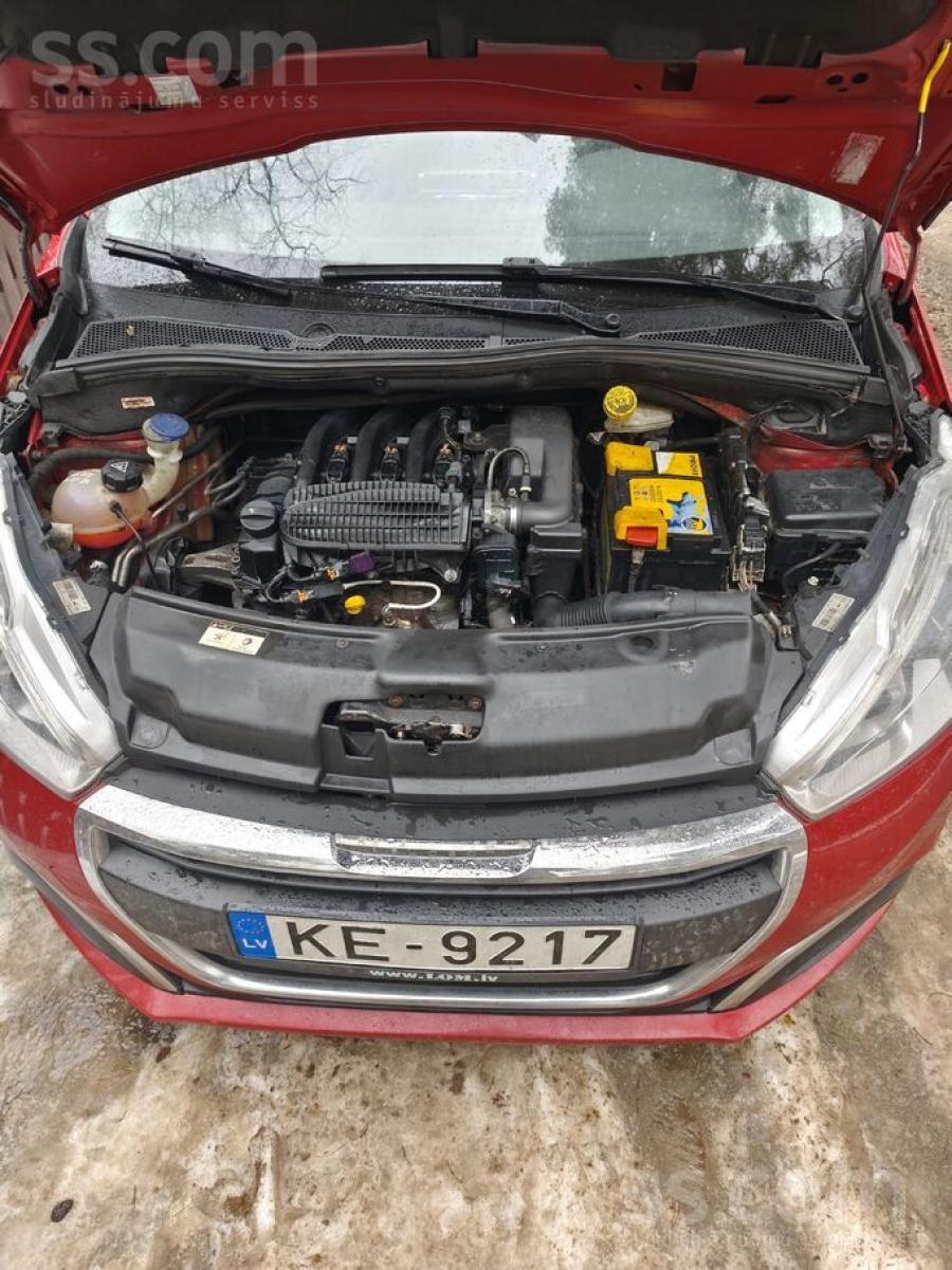 Red Peugeot 208 2015 in Jurmala, with an engine capacity of 1.20 L and mileage of 272 thousand km for 2700 €, photo 19 on AUTOMOTO.COM.LV