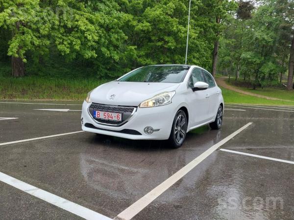 White Peugeot 208 2012 in Aluksne, with an engine capacity of 1.20 L and mileage of 0 thousand km for 3500 €, photo 1 on AUTOMOTO.COM.LV