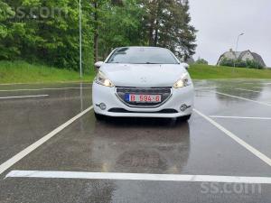 White Peugeot 208 2012 in Aluksne, with an engine capacity of 1.20 L and mileage of 0 thousand km for 3500 €, photo 3 on AUTOMOTO.COM.LV