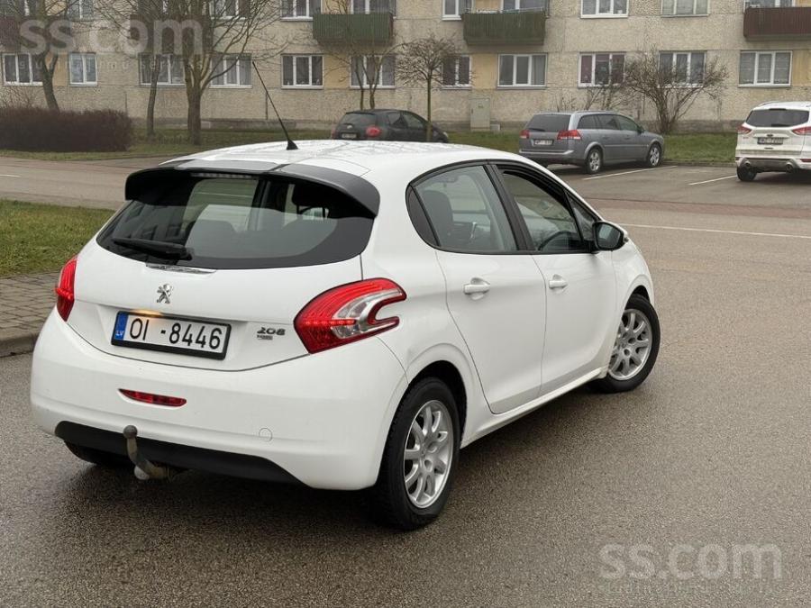 Balts Peugeot 208 2012 Aizkraukle, ar dzinēja tilpumu 1.40 L un nobraukumu 0 tūkst. km par 4250 €, foto 3 vietnē AUTOMOTO.COM.LV