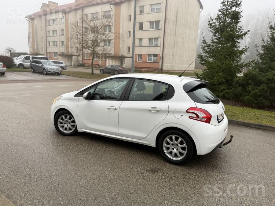 Balts Peugeot 208 2012 Aizkraukle, ar dzinēja tilpumu 1.40 L un nobraukumu 0 tūkst. km par 4250 €, foto 13 vietnē AUTOMOTO.COM.LV