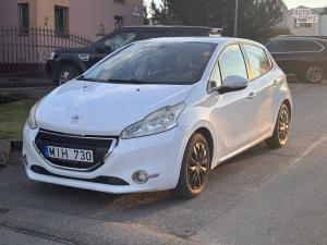 White Peugeot 208 2012 in Vilnius, with an engine capacity of 1.20 L and mileage of 201 thousand km for 2300 €, photo  on AUTOMOTO.COM.LV