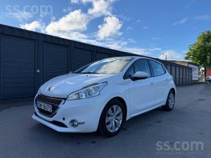 Balts Peugeot 208 2012 Rīga, ar dzinēja tilpumu 1.40 L un nobraukumu 133 tūkst. km par 3300 €, foto  vietnē AUTOMOTO.COM.LV