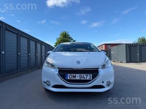 Balts Peugeot 208 2012 Rīga, ar dzinēja tilpumu 1.40 L un nobraukumu 133 tūkst. km par 3300 €, foto 3 vietnē AUTOMOTO.COM.LV