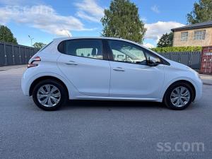 Balts Peugeot 208 2012 Rīga, ar dzinēja tilpumu 1.40 L un nobraukumu 133 tūkst. km par 3300 €, foto 5 vietnē AUTOMOTO.COM.LV
