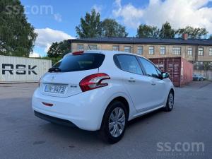 Balts Peugeot 208 2012 Rīga, ar dzinēja tilpumu 1.40 L un nobraukumu 133 tūkst. km par 3300 €, foto 6 vietnē AUTOMOTO.COM.LV
