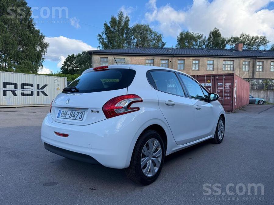 Balts Peugeot 208 2012 Rīga, ar dzinēja tilpumu 1.40 L un nobraukumu 133 tūkst. km par 3300 €, foto 6 vietnē AUTOMOTO.COM.LV