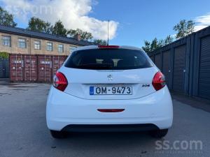 Balts Peugeot 208 2012 Rīga, ar dzinēja tilpumu 1.40 L un nobraukumu 133 tūkst. km par 3300 €, foto 7 vietnē AUTOMOTO.COM.LV