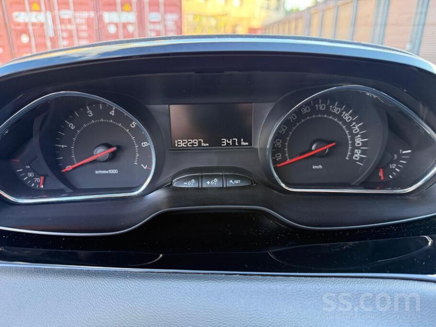 Balts Peugeot 208 2012 Rīga, ar dzinēja tilpumu 1.40 L un nobraukumu 133 tūkst. km par 3300 €, foto 12 vietnē AUTOMOTO.COM.LV