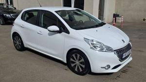 Balts Peugeot 208 2012 Viļņa, ar dzinēja tilpumu 1.40 L un nobraukumu 162 tūkst. km par 4300 €, foto  vietnē AUTOMOTO.COM.LV