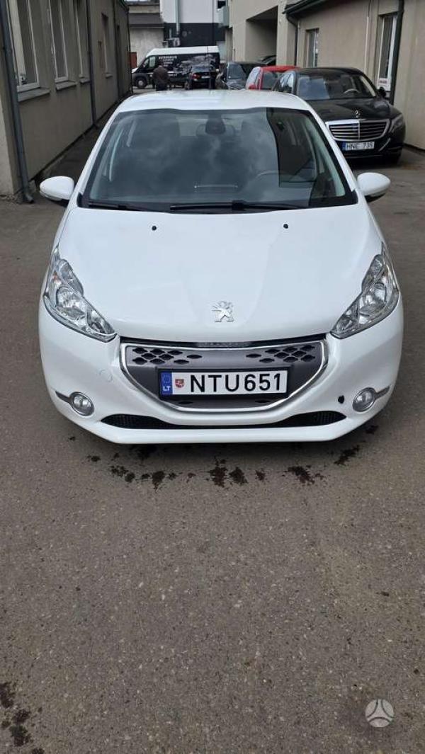 Balts Peugeot 208 2012 Viļņa, ar dzinēja tilpumu 1.40 L un nobraukumu 162 tūkst. km par 4300 €, foto 8 vietnē AUTOMOTO.COM.LV