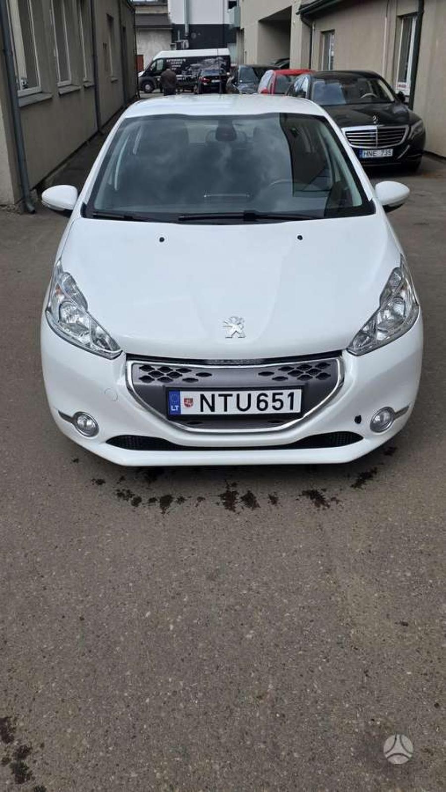 Balts Peugeot 208 2012 Viļņa, ar dzinēja tilpumu 1.40 L un nobraukumu 162 tūkst. km par 4300 €, foto 9 vietnē AUTOMOTO.COM.LV
