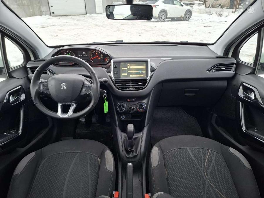 Balts Peugeot 208 2013 Pasvalys, ar dzinēja tilpumu 1.20 L un nobraukumu 174 tūkst. km par 2500 €, foto 10 vietnē AUTOMOTO.COM.LV