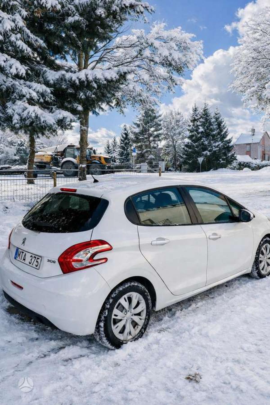Balts Peugeot 208 2013 Kelmė, ar dzinēja tilpumu 1.40 L un nobraukumu 225 tūkst. km par 4350 €, foto 3 vietnē AUTOMOTO.COM.LV