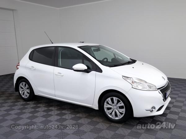 Balts Peugeot 208 2013 Tallina, ar dzinēja tilpumu 1.20 L un nobraukumu 204 tūkst. km par 2199 €, foto 1 vietnē AUTOMOTO.COM.LV