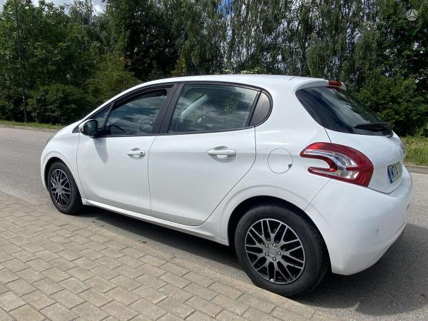 Balts Peugeot 208 2013 Kauņa, ar dzinēja tilpumu 1.56 L un nobraukumu 222 tūkst. km par 3350 €, foto 2 vietnē AUTOMOTO.COM.LV