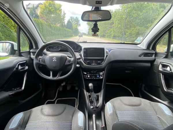 Balts Peugeot 208 2013 Kauņa, ar dzinēja tilpumu 1.56 L un nobraukumu 222 tūkst. km par 3350 €, foto 5 vietnē AUTOMOTO.COM.LV