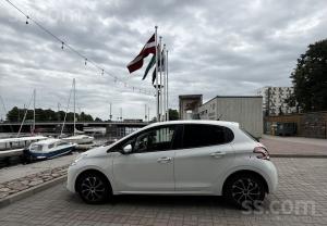 Balts Peugeot 208 2013 Liepāja, ar dzinēja tilpumu 1.40 L un nobraukumu 245 tūkst. km par 3300 €, foto  vietnē AUTOMOTO.COM.LV