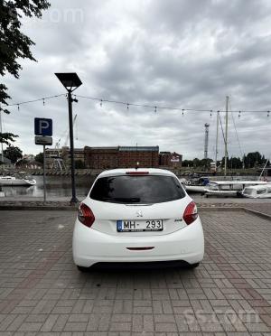 Balts Peugeot 208 2013 Liepāja, ar dzinēja tilpumu 1.40 L un nobraukumu 245 tūkst. km par 3300 €, foto 4 vietnē AUTOMOTO.COM.LV