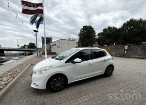 Balts Peugeot 208 2013 Liepāja, ar dzinēja tilpumu 1.40 L un nobraukumu 245 tūkst. km par 3300 €, foto 7 vietnē AUTOMOTO.COM.LV