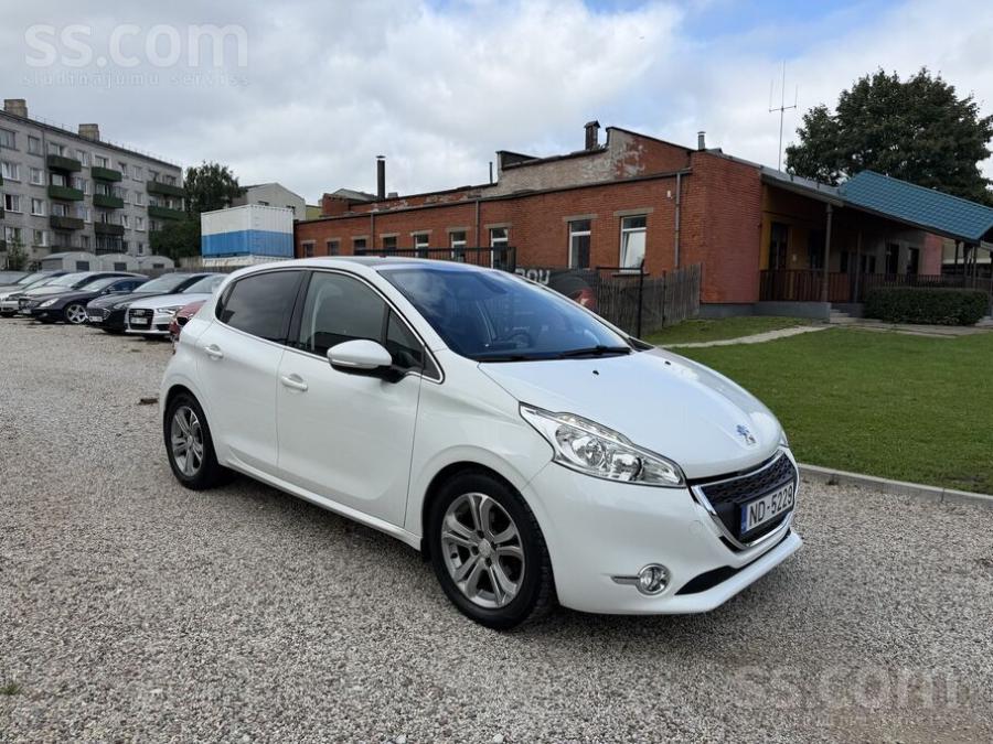 Balts Peugeot 208 2013 Ventspils, ar dzinēja tilpumu 1.60 L un nobraukumu 155 tūkst. km par 3990 €, foto 4 vietnē AUTOMOTO.COM.LV