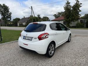 Balts Peugeot 208 2013 Ventspils, ar dzinēja tilpumu 1.60 L un nobraukumu 155 tūkst. km par 3990 €, foto 5 vietnē AUTOMOTO.COM.LV