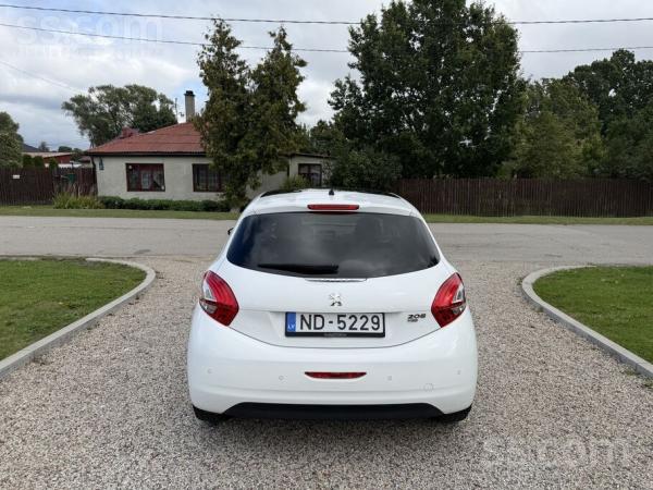 Balts Peugeot 208 2013 Ventspils, ar dzinēja tilpumu 1.60 L un nobraukumu 155 tūkst. km par 3990 €, foto 6 vietnē AUTOMOTO.COM.LV