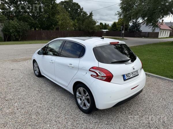 Balts Peugeot 208 2013 Ventspils, ar dzinēja tilpumu 1.60 L un nobraukumu 155 tūkst. km par 3990 €, foto 7 vietnē AUTOMOTO.COM.LV