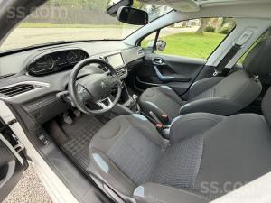 Balts Peugeot 208 2013 Ventspils, ar dzinēja tilpumu 1.60 L un nobraukumu 155 tūkst. km par 3990 €, foto 11 vietnē AUTOMOTO.COM.LV