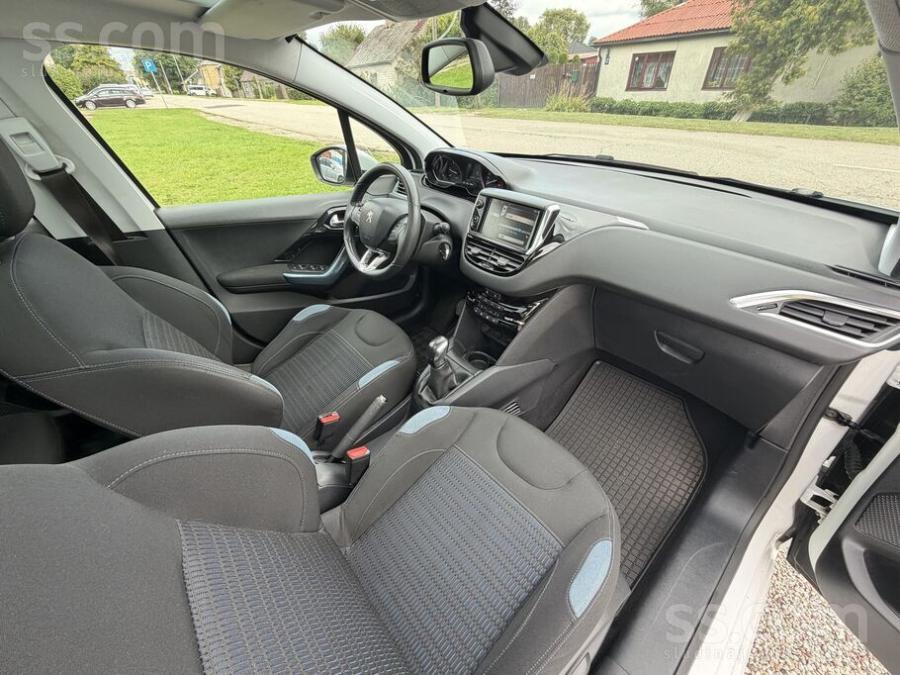 Balts Peugeot 208 2013 Ventspils, ar dzinēja tilpumu 1.60 L un nobraukumu 155 tūkst. km par 3990 €, foto 13 vietnē AUTOMOTO.COM.LV