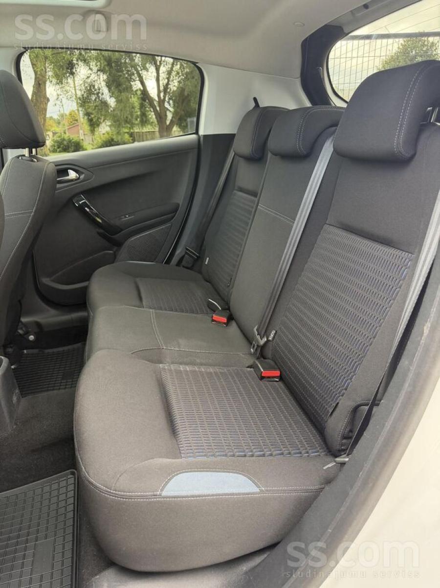Balts Peugeot 208 2013 Ventspils, ar dzinēja tilpumu 1.60 L un nobraukumu 155 tūkst. km par 3990 €, foto 15 vietnē AUTOMOTO.COM.LV