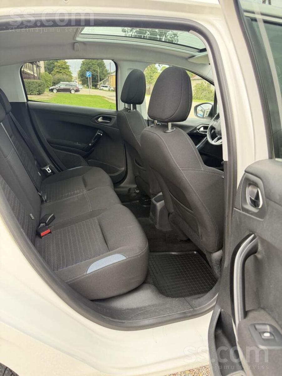 Balts Peugeot 208 2013 Ventspils, ar dzinēja tilpumu 1.60 L un nobraukumu 155 tūkst. km par 3990 €, foto 16 vietnē AUTOMOTO.COM.LV