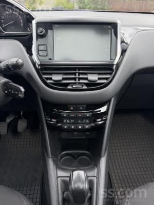 Balts Peugeot 208 2013 Ventspils, ar dzinēja tilpumu 1.60 L un nobraukumu 155 tūkst. km par 3990 €, foto 20 vietnē AUTOMOTO.COM.LV
