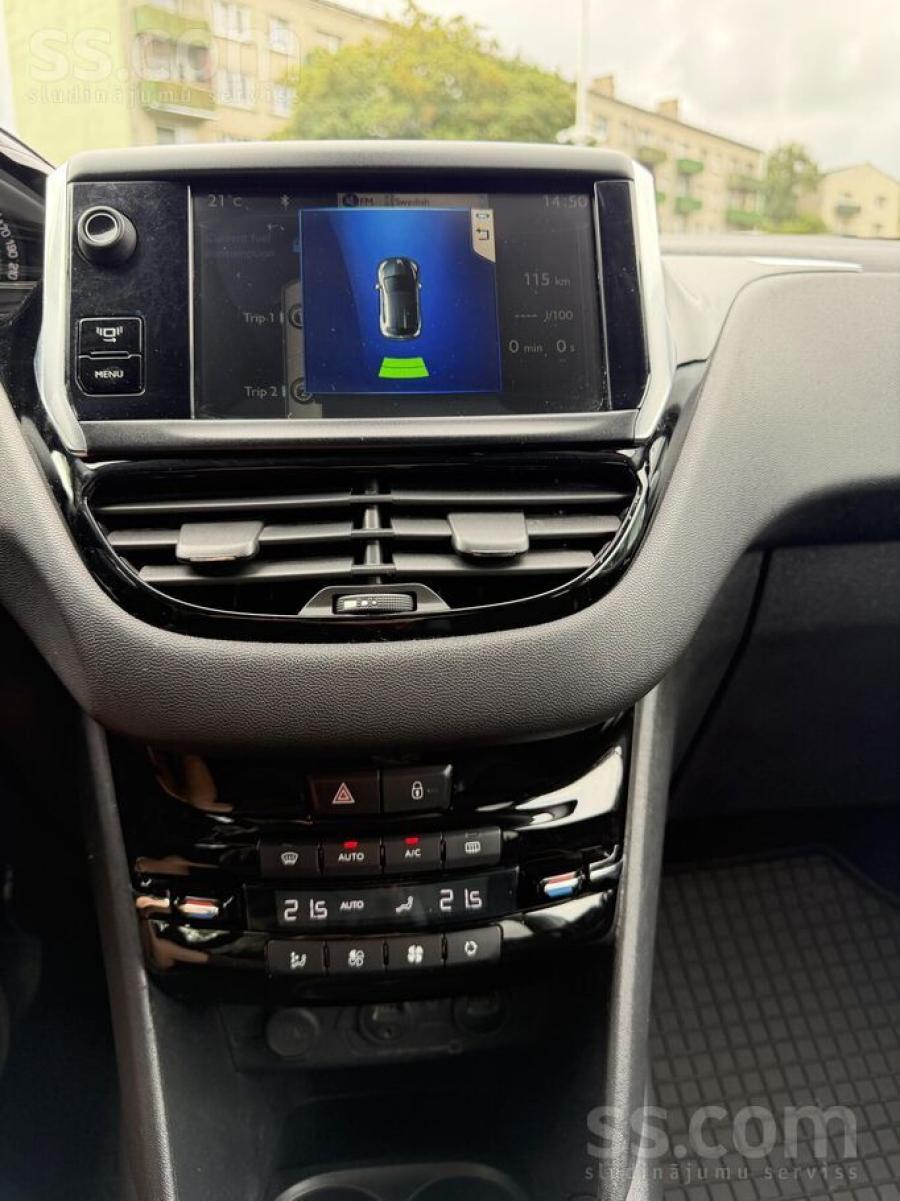 Balts Peugeot 208 2013 Ventspils, ar dzinēja tilpumu 1.60 L un nobraukumu 155 tūkst. km par 3990 €, foto 21 vietnē AUTOMOTO.COM.LV