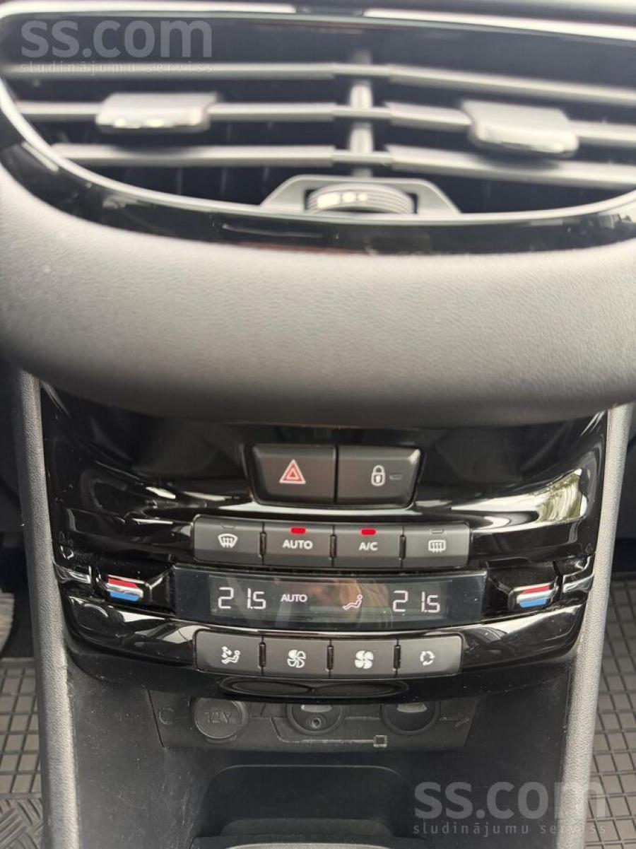 Balts Peugeot 208 2013 Ventspils, ar dzinēja tilpumu 1.60 L un nobraukumu 155 tūkst. km par 3990 €, foto 23 vietnē AUTOMOTO.COM.LV