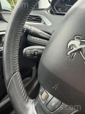 Balts Peugeot 208 2013 Ventspils, ar dzinēja tilpumu 1.60 L un nobraukumu 155 tūkst. km par 3990 €, foto 26 vietnē AUTOMOTO.COM.LV