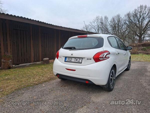 Balts Peugeot 208 2014 Tallina, ar dzinēja tilpumu 1.20 L un nobraukumu 157 tūkst. km par 5600 €, foto 3 vietnē AUTOMOTO.COM.LV