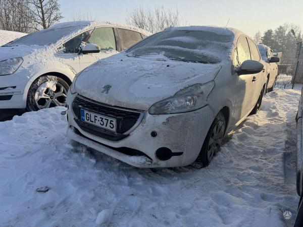 White Peugeot 208 2014 in Kaunas, with an engine capacity of 1.00 L and mileage of 103 thousand km for 1750 €, photo 1 on AUTOMOTO.COM.LV